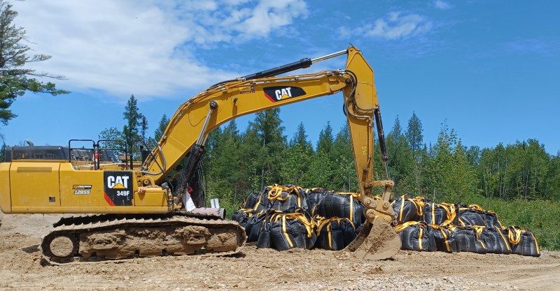 Heavy weights used to hold Line 3 pipeline down in wetlands – Watch the ...
